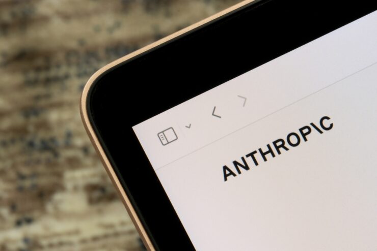 Anthropic releases paper revealing the bias of large language models ...